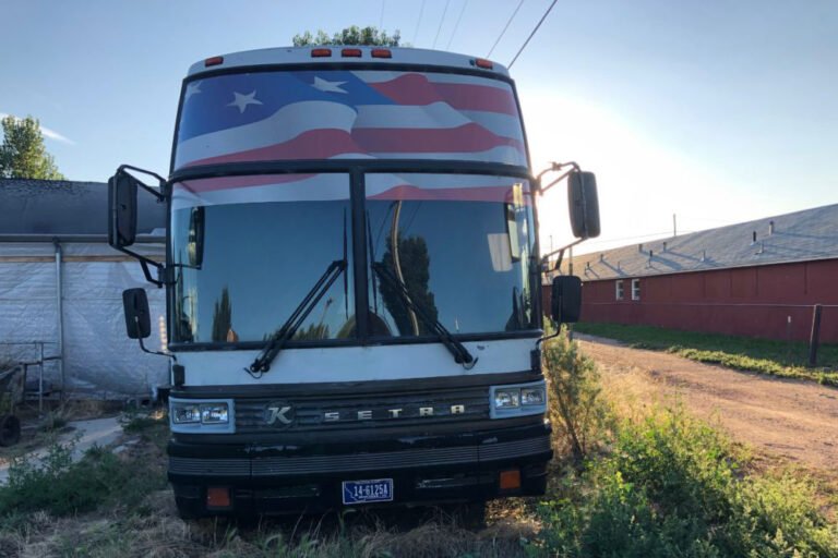 Union Pacific Streamliner #23 1949 - GMC 4101 - Bus Conversion Magazine